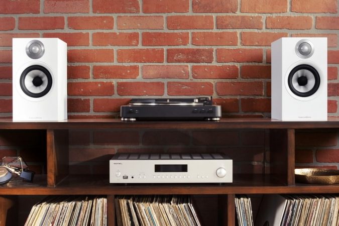 How to Set Up a Stereo to Play Vinyl Records? | Vinyl Restart