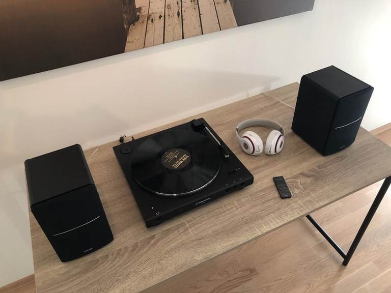 What is a Bluetooth Turntable and How to Connect It? | Vinyl Restart